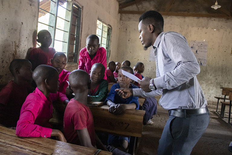 Learning to teach in refugee settings: challenges and opportunities ...